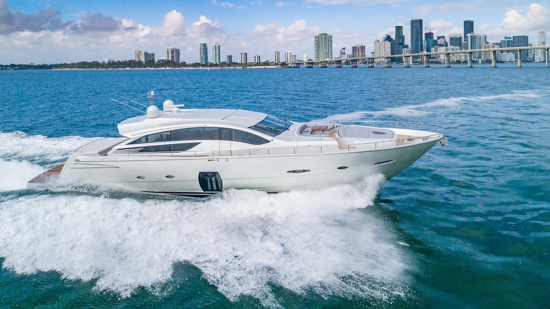 Pershing 80 Express – Luxury Yachts