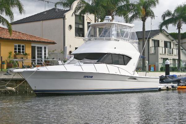 1st Class, A1 Condition Riviera 3850 hardtop ~ beautiful vessel ready ...