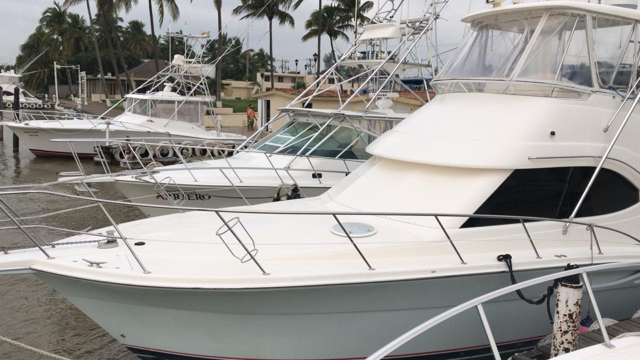 37 Riviera 2005 Tampico, Mexico Sold on 2019-01-30 by Denison Yacht Sales