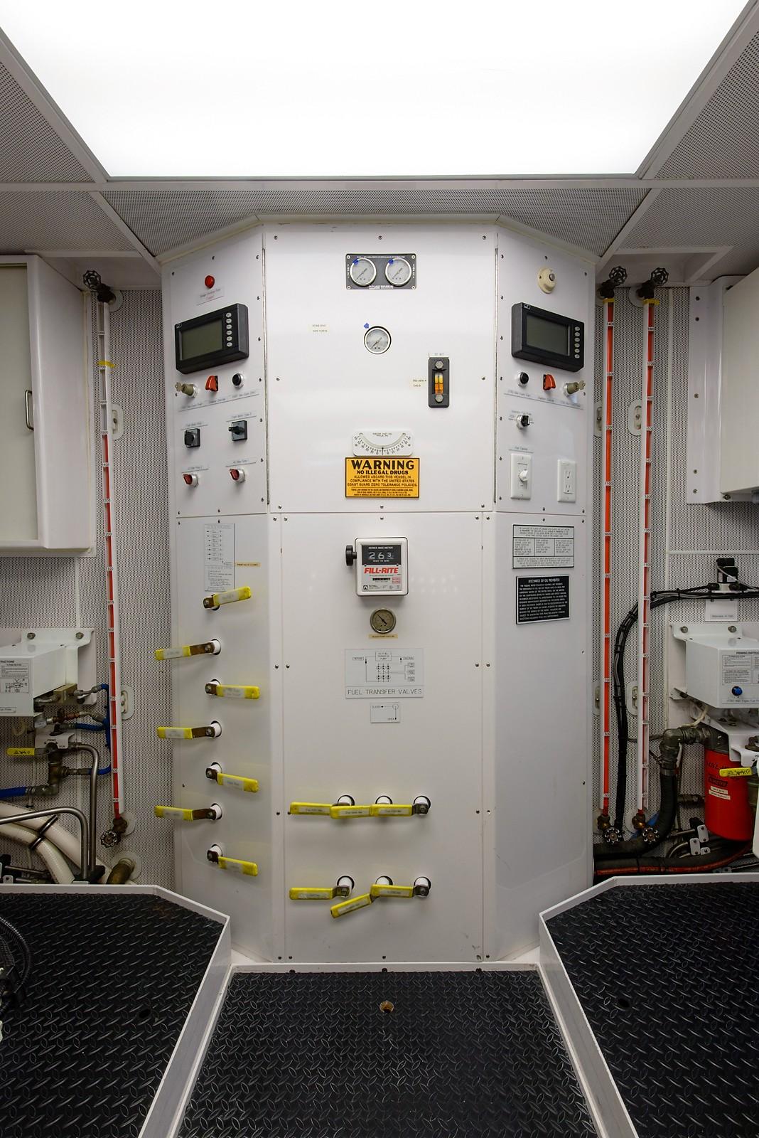 Wild Kingdom 112 Westport 2011 Palm Beach, Florida Sold on 2018-12-10 ...