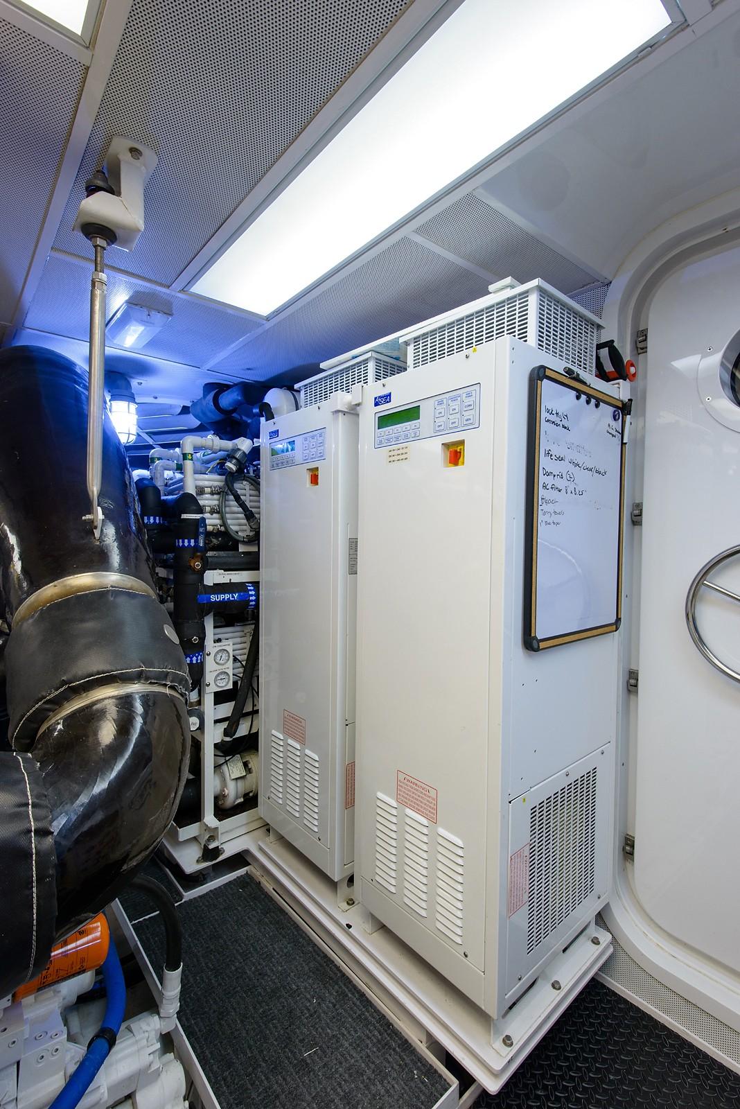 Wild Kingdom 112 Westport 2011 Palm Beach, Florida Sold on 2018-12-10 ...