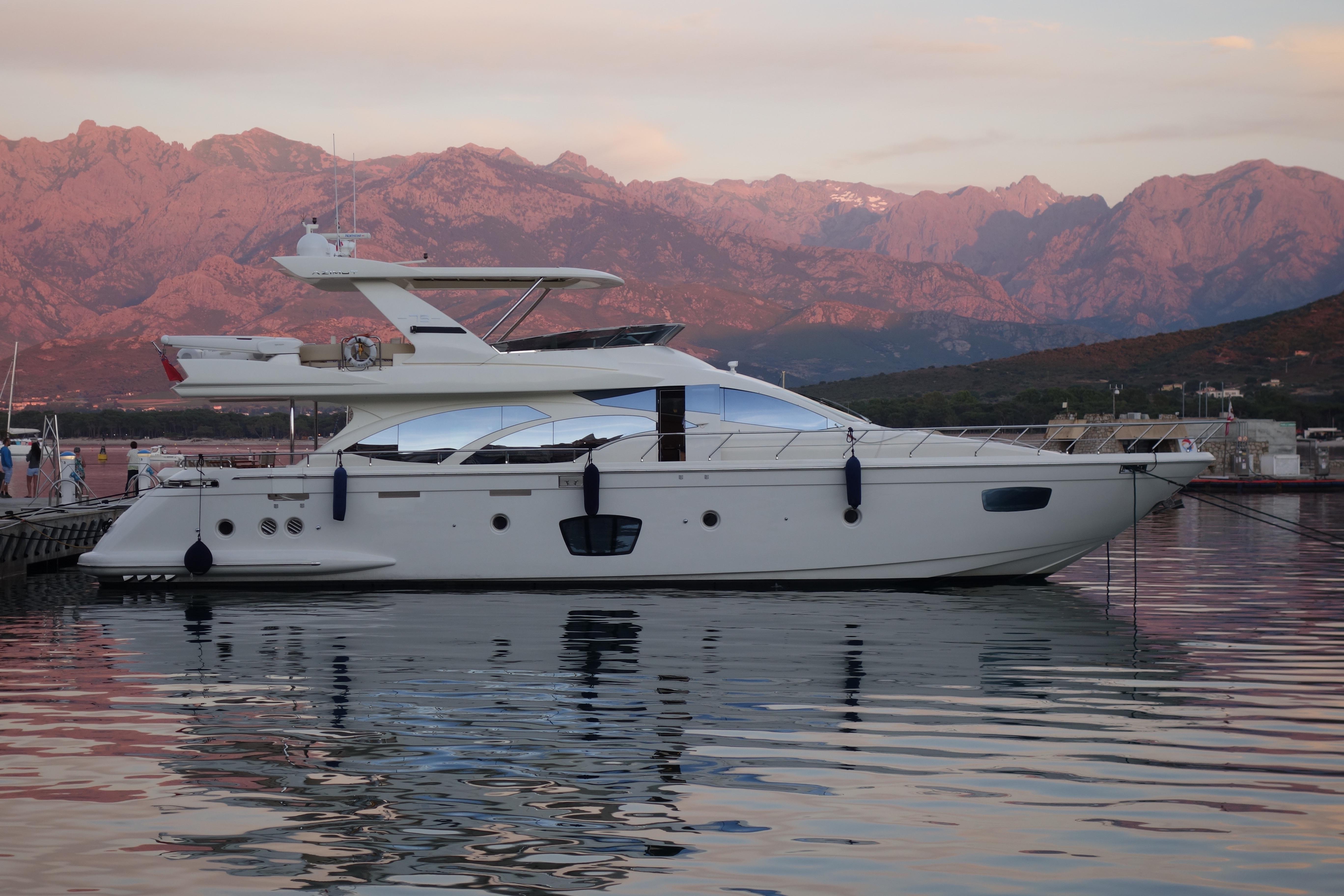 Azimut 2005 Az 75 Fly 72 Yacht for Sale in France
