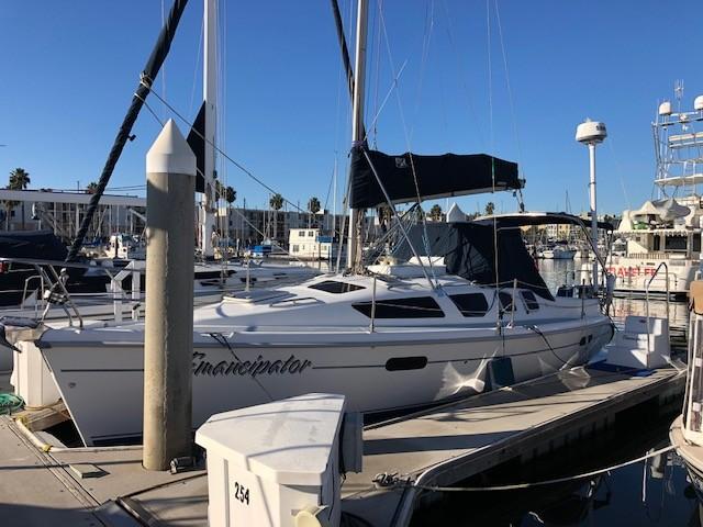 32 Hunter 2001 Marina Del Rey, California Sold on 2019-12-06 by Denison ...