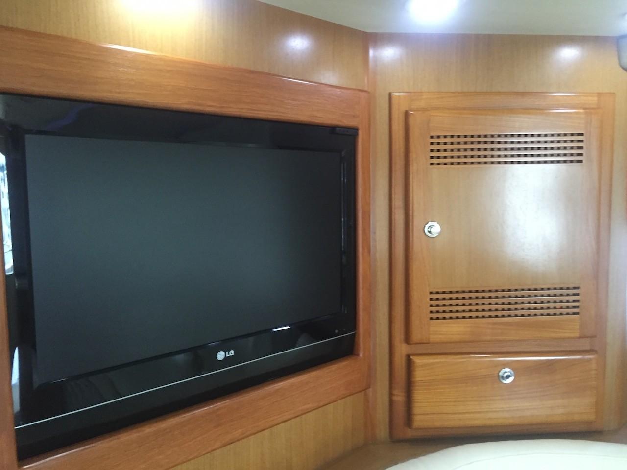 47 Cabo 2002 Fajardo, Puerto Rico Sold on 2018-03-16 by Denison Yacht Sales