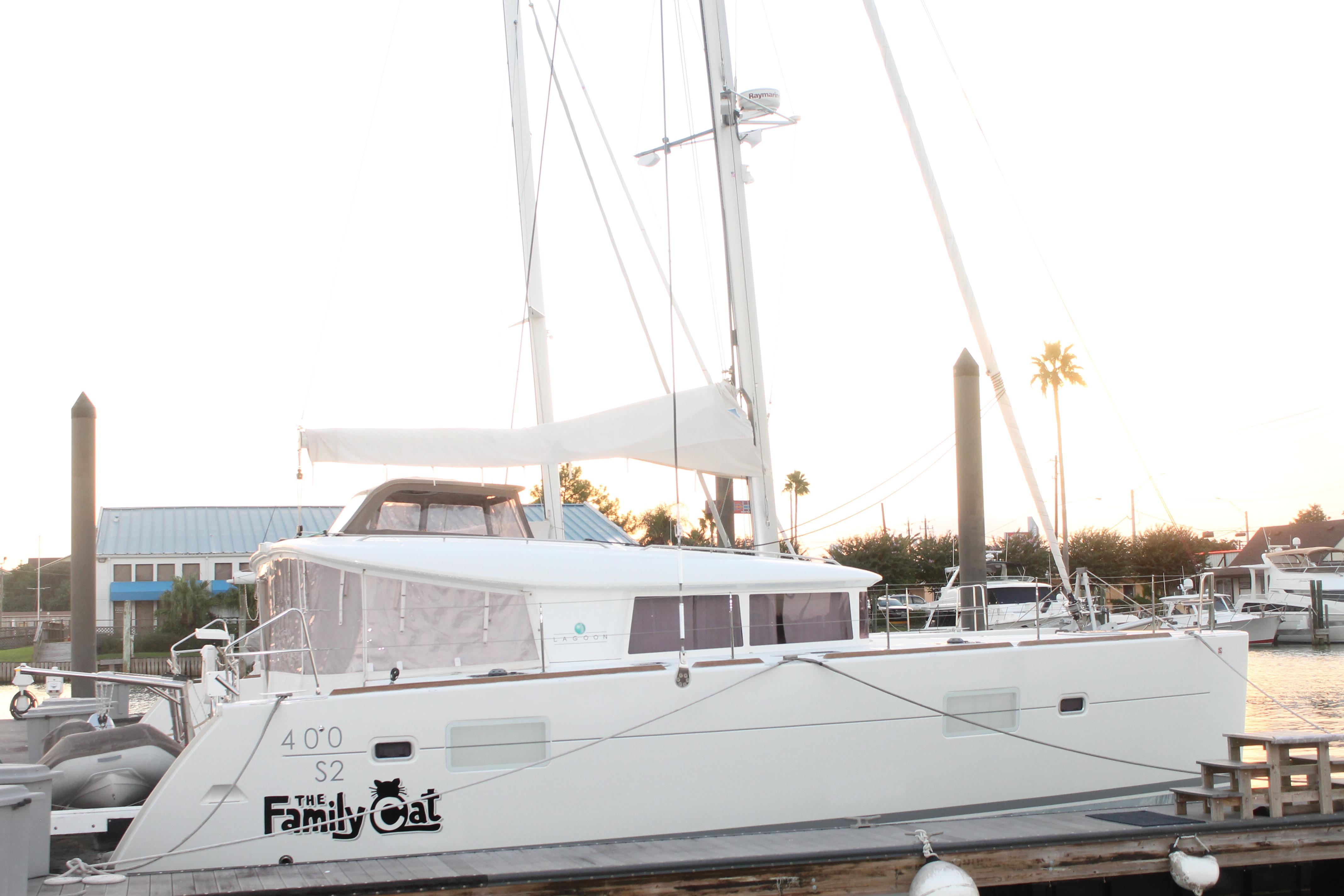 Family Cat Lagoon 2014 400 S2 40 Yacht for Sale in US